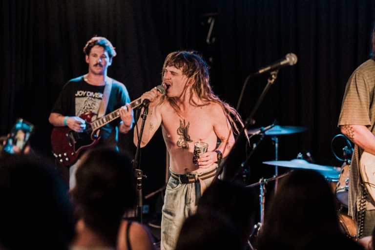 The Terrys Celebrate The Country's Return To Live Music In Epic Sailor ...