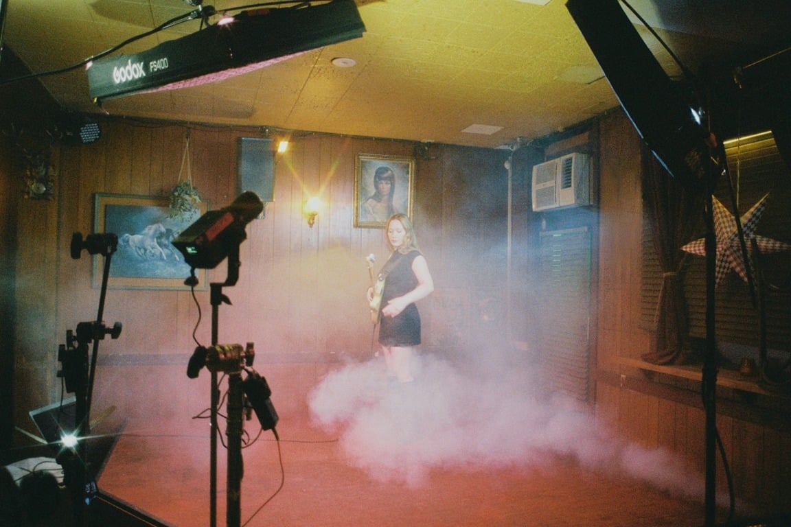 Julia Jacklin Signs First-Ever Global Record Deal with 4AD
